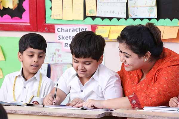 Faculty - At Scottish High, teaching faculty is handpicked from the best